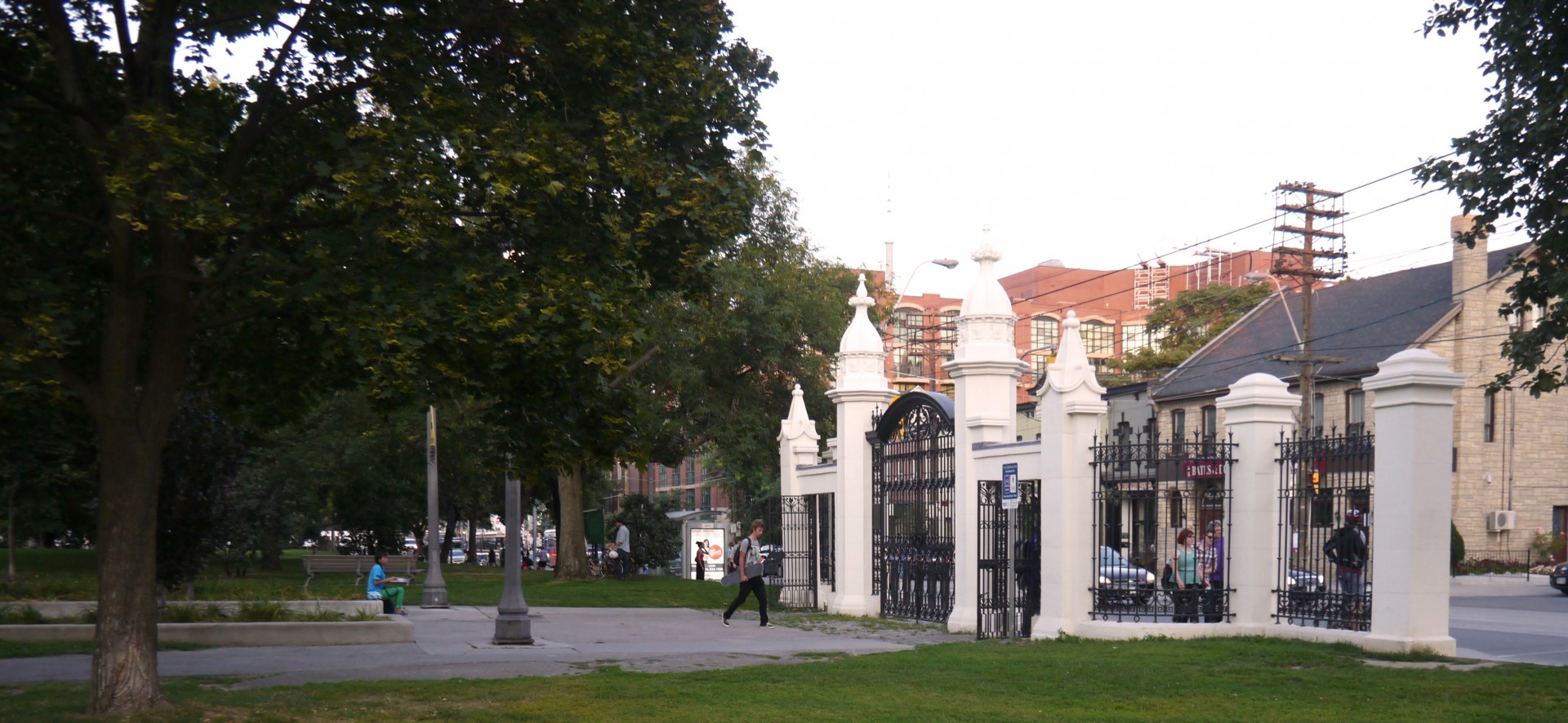 Trinity Bellwoods Park Photo Gallery - Friends of Trinity Bellwoods Park